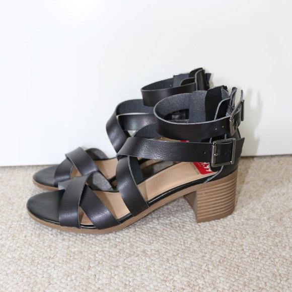Material Girl | Shoes | Material Girl Block Heel Sandals | Poshmark